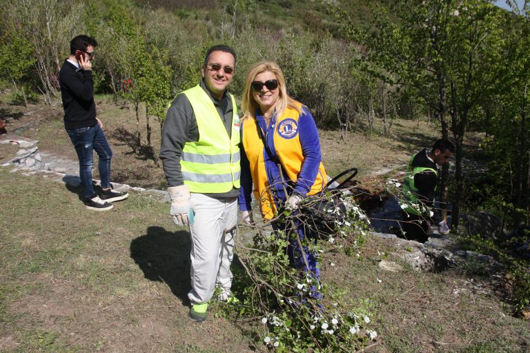 ΕΘΕΛΟΝΤΙΚΟΣ ΚΑΘΑΡΙΣΜΟΣ ΘΕΣΗ ΠΥΡΙΖΑ ΠΕΝΤΕΛΙΚΟΥ ΟΡΟΥΣ – ΦΩΤΕΙΝΗ ΒΡΥΝΑ
